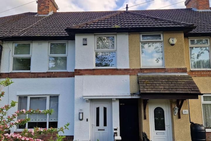4 Bedroom Family House Ideal For Families - Sutton Coldfield