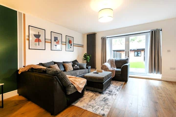 Elegant 5-br 7 Guests| Ideal For Business | Wi-fi! - Loughborough