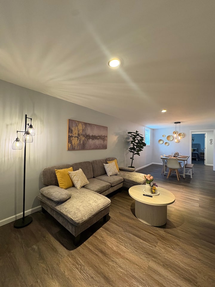 Lakeview 3br Suite Newly Renoved Space - Bethel, CT