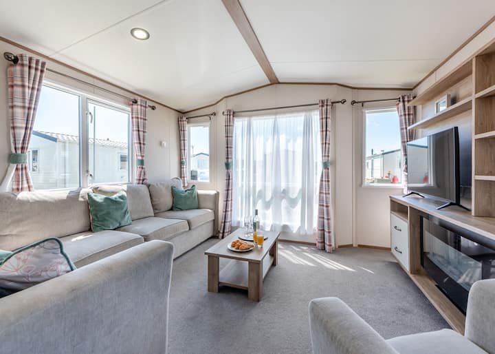 Gold Caravan 6 - Camber Sands