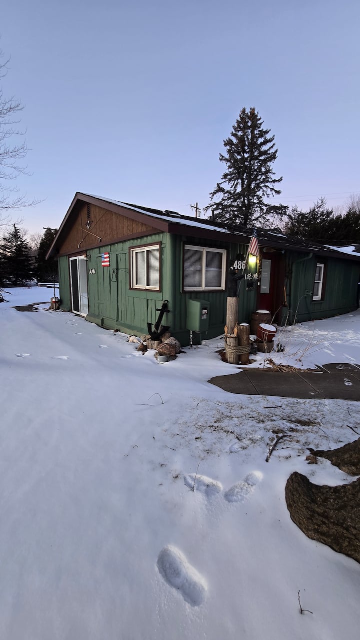 Bell Inn Sanford Lake - Midland, MI