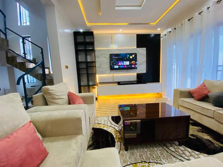 Luxurious 5-bedroom House In Rebero, Kigali - Rwanda