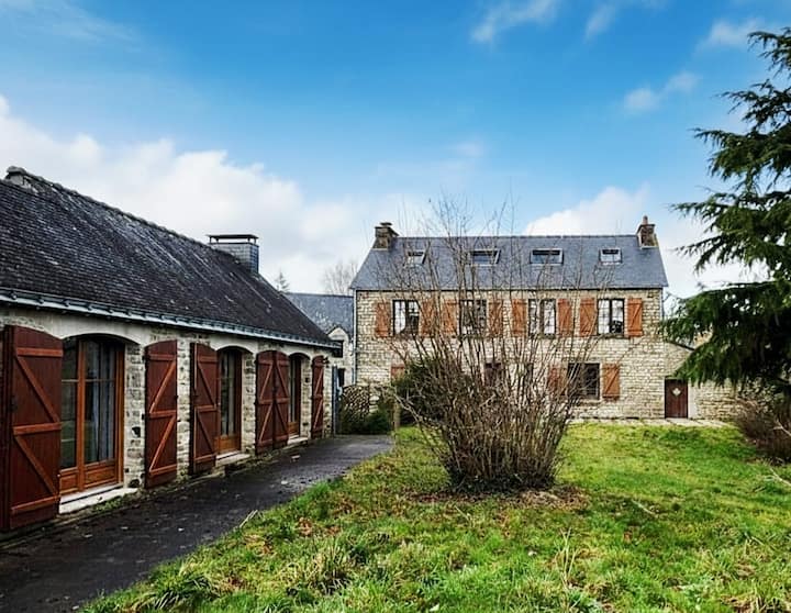 Le Cèdre De Lizio - Josselin