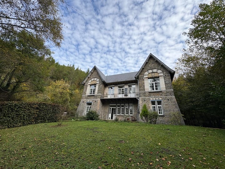 Appartement In Prachtige Villa - Etage Met Balkon - Dinant