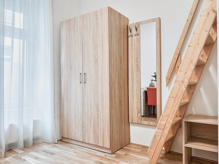 Lively & Central | Cozy Room Near U6 Alser Strasse - 빈