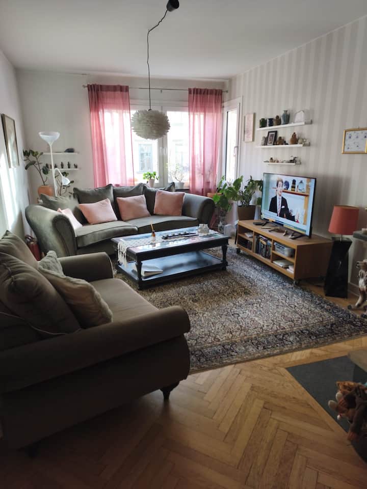 Trevlig Lägenhet I Centrum Med Balkong. - Estocolmo