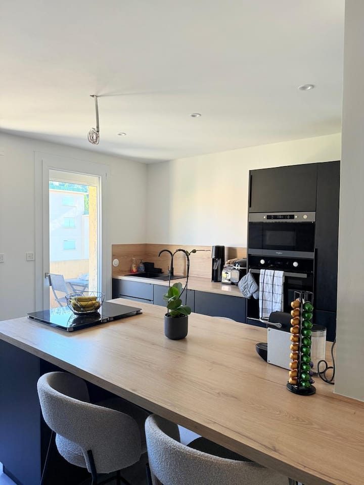 Appartement (6 Couchages) 
à 10 Min Des Plages. - Toulon