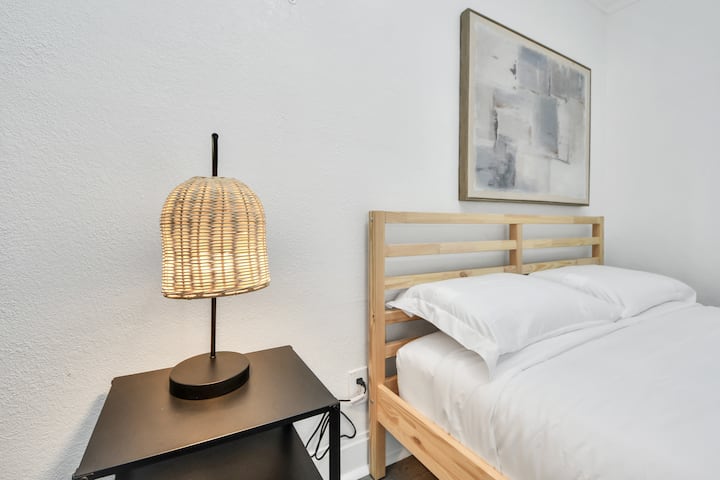 Modern 1br Retreat In Houston Prime Location - Houston, TX