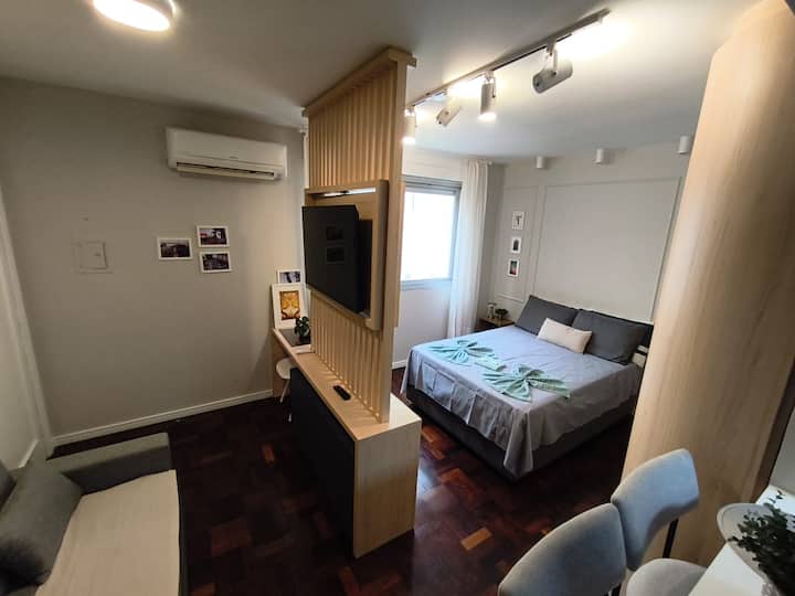 Ft | Apto Família Acomoda Pessoas 3 | Ar | Wi-fi - Porto Alegre