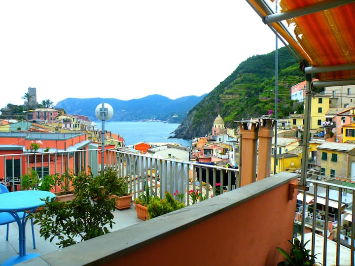 Panoramic Apartment Above Vernazza - Vernazza