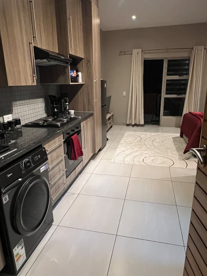 Superior Bachelor Apartment In Hatfield - Pretoria
