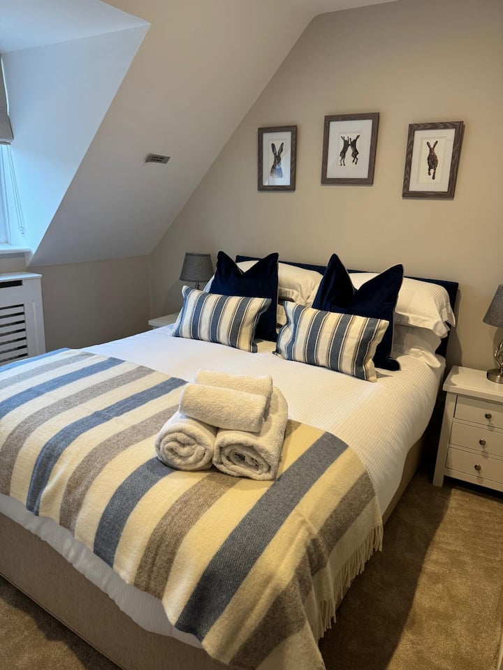 Stow- On- The- Wold Two Bedroom, 3 Beds Parking - Stow-on-the-Wold