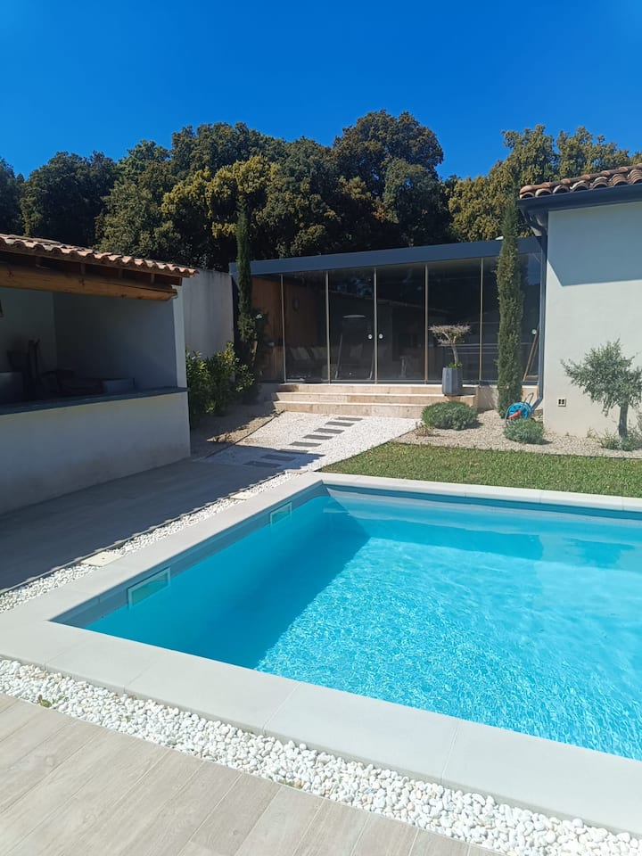 Villa 8 Pers Avec Jacuzzi, Jardin Et Piscine Privé - Avignon