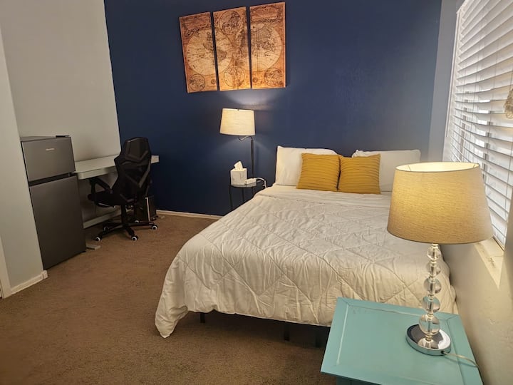 Peaceful Private Bedroom, Comfy Queen Size Bed - Peoria, AZ