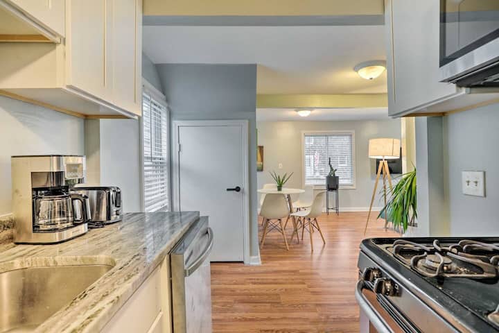 Beautiful Warwick Home | Private&perfectly Located - Warwick, RI