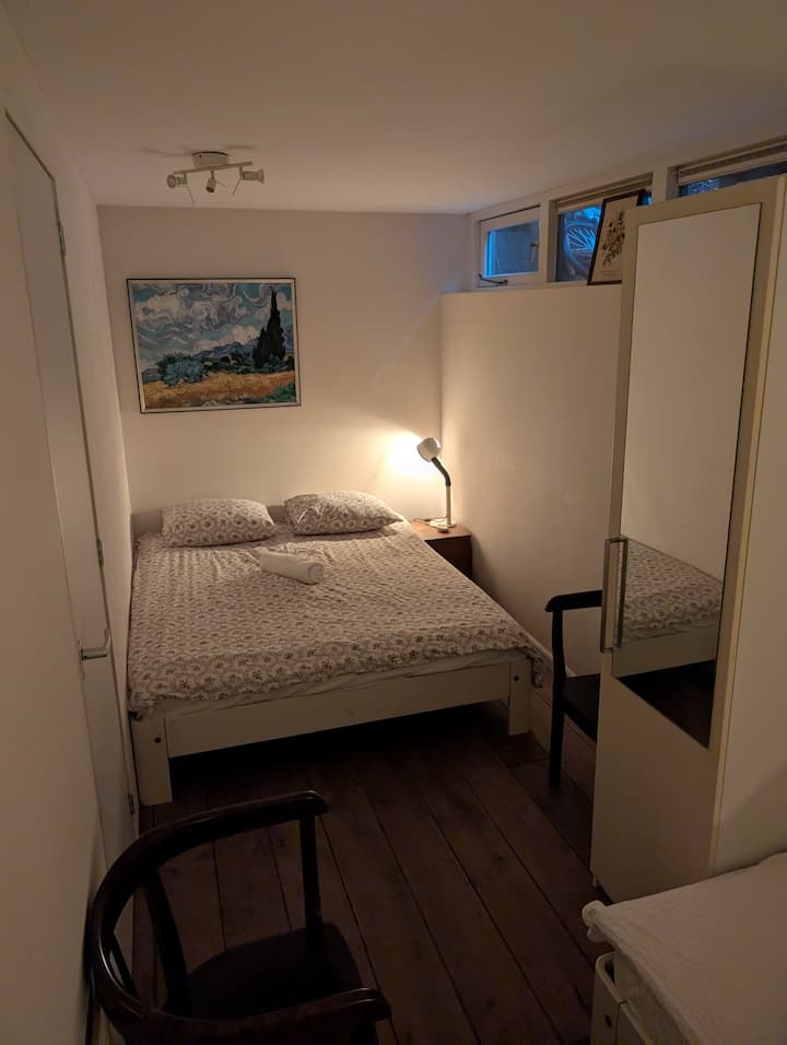Cozy Room In Ground Floor Apartment. - Amsterdam