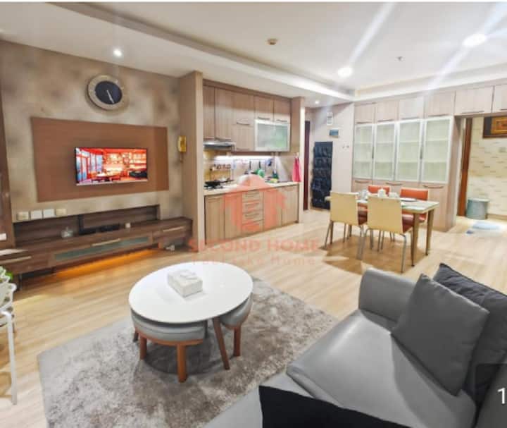 Strategic 3br Casablanca Mansion With Pool & Wi-fi - Jakarta