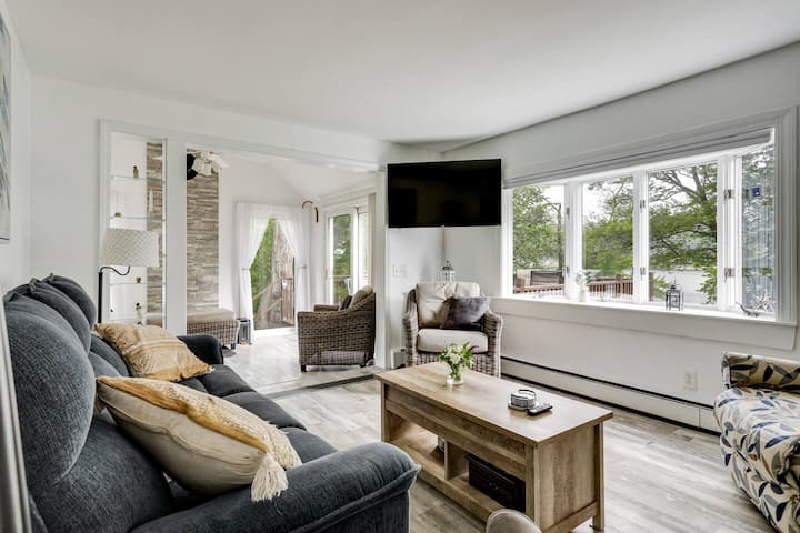 Worcester Home On Indian Lake W/ Shared Boat Dock! - ウースター, MA