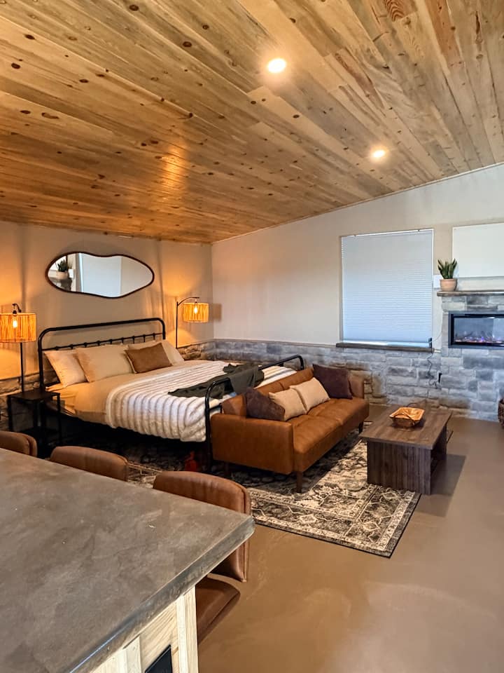 Modern Desert Retreat Near The Great Sand Dunes - Great Sand Dunes National Park and Preserve