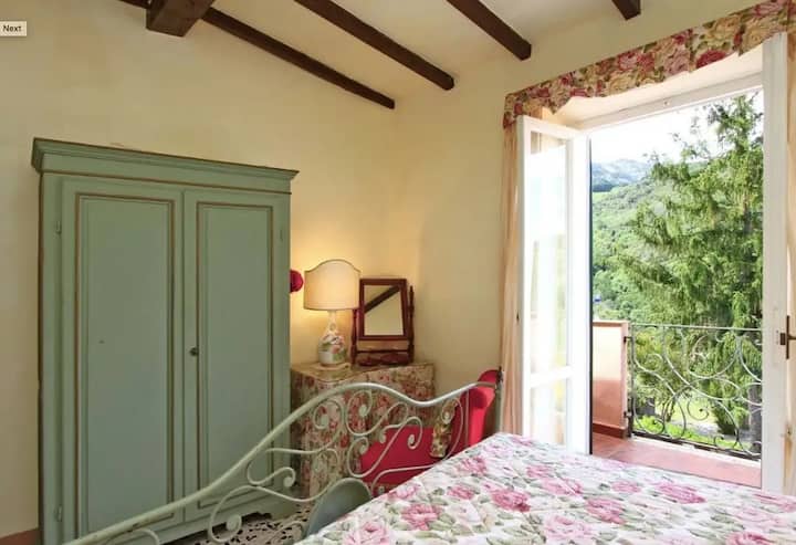 Nora's Paradise - Marciana Marina