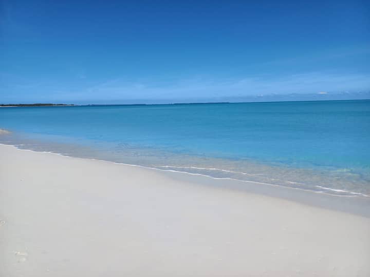 Steps Away From T. Cay Beach W/cabana&backup Power - Bahamas