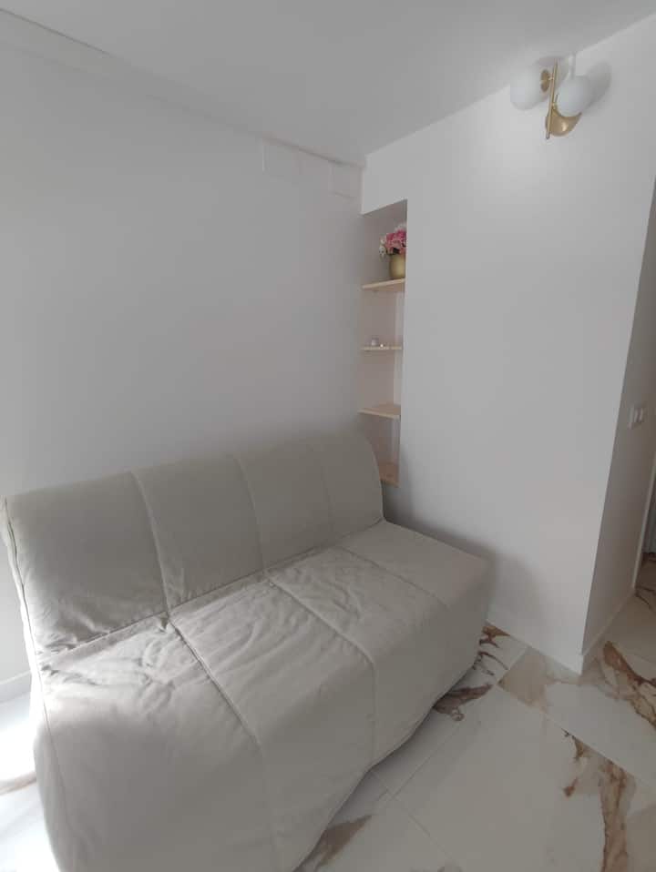 Fantástico Apartamento Con Acceso Directo Al Patio - Galápagos