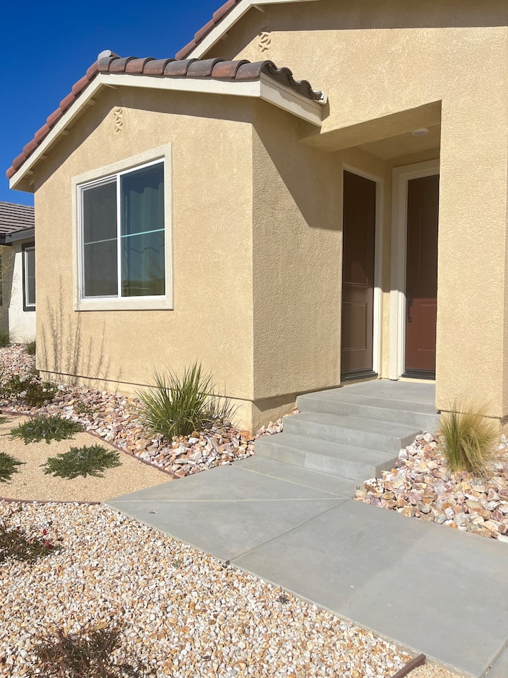 Cozy Oasis - Lancaster, CA