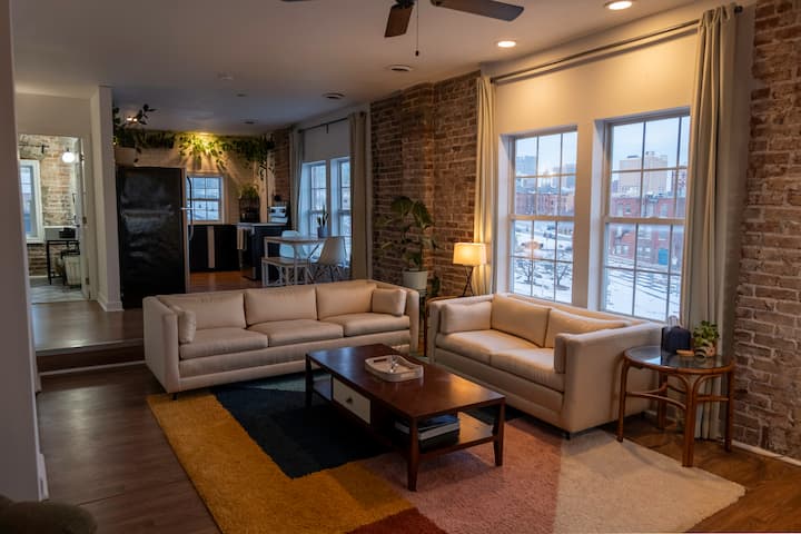 Botanical Condo On Broadway - Kansas City