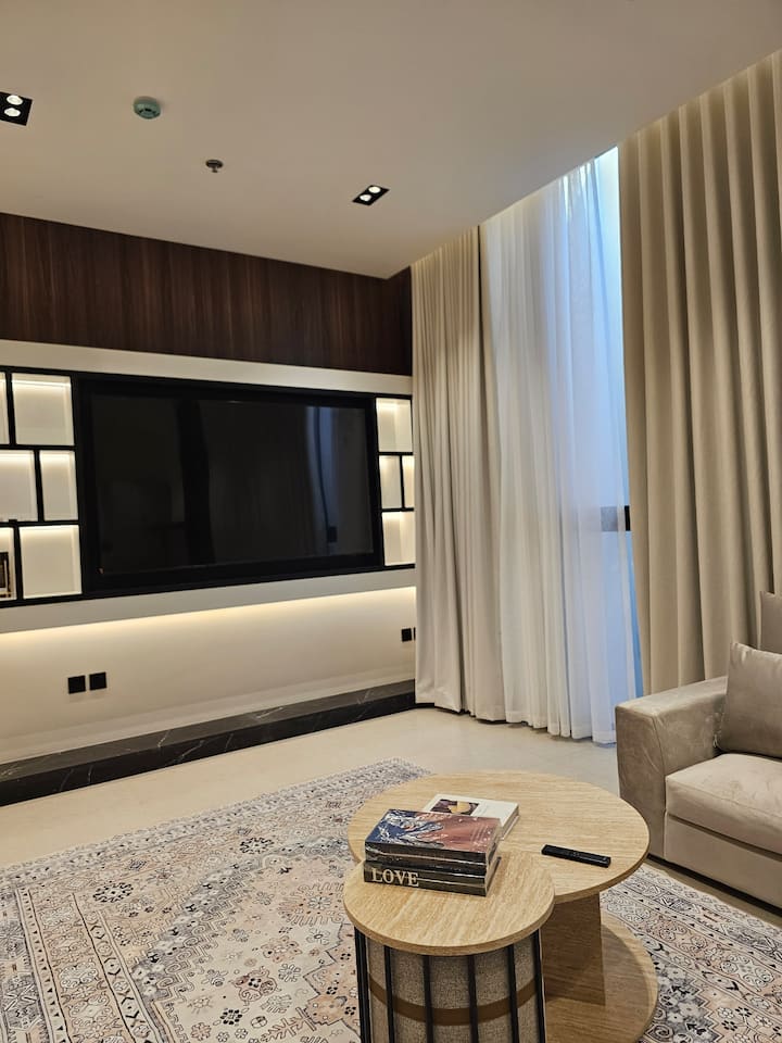 Cozy And Spacious Apartment In The North - リヤド