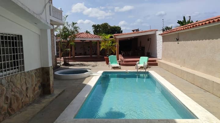 Casa Familiar En Higuerote - Venezuela