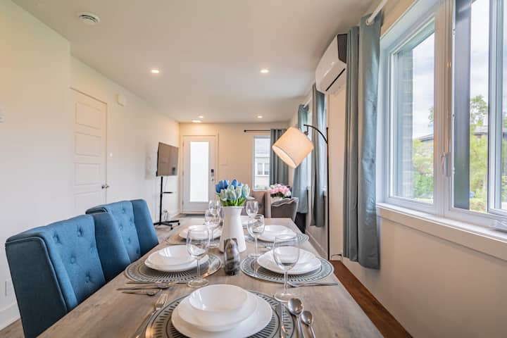 Stylish Oasis Getaway With 2 Free Parking Spots - Brossard