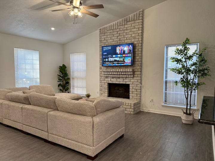 Cozy Luxury Escape | 3br Sleeps 6 - The Woodlands, TX