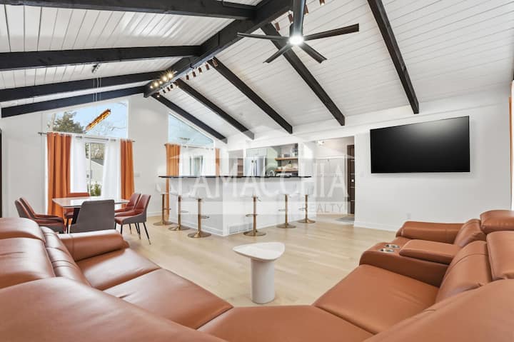 Luxury Getaway On Cape Cod - Martha's Vineyard, MA