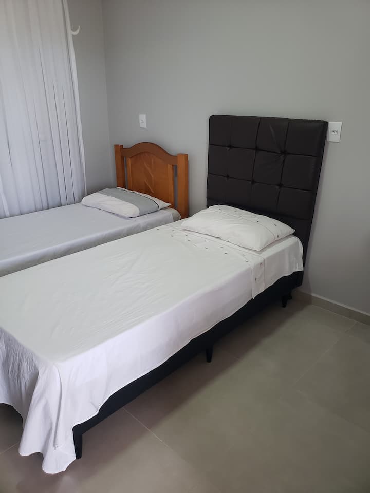 Quarto Para Até 3 Pessoas. - Modelo