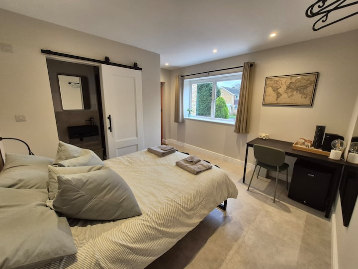 Petit Folie - St Albans