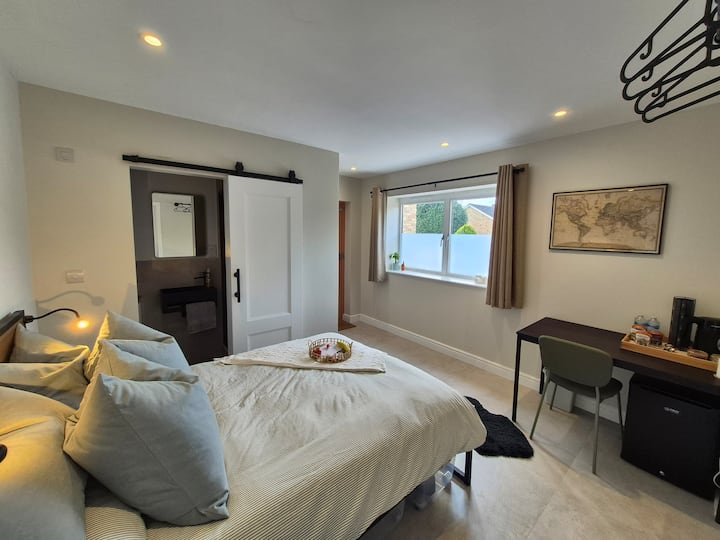 Petit Folie - St Albans