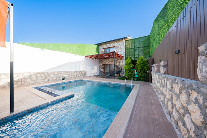 Villa Letolikya 2
Havuzlu Lüx Villa - Ova