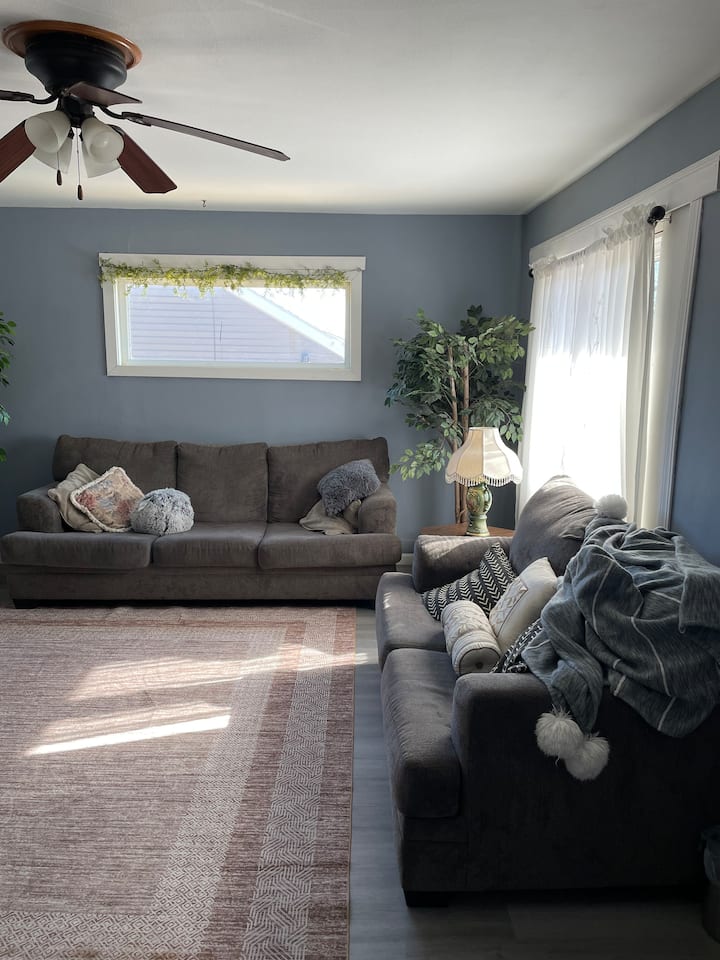 Confortable Spacious House - Sioux City, IA