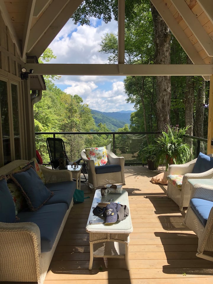 Enchanted Paradise Privacy, 2 Acres And Hot Tub - Maggie Valley, NC