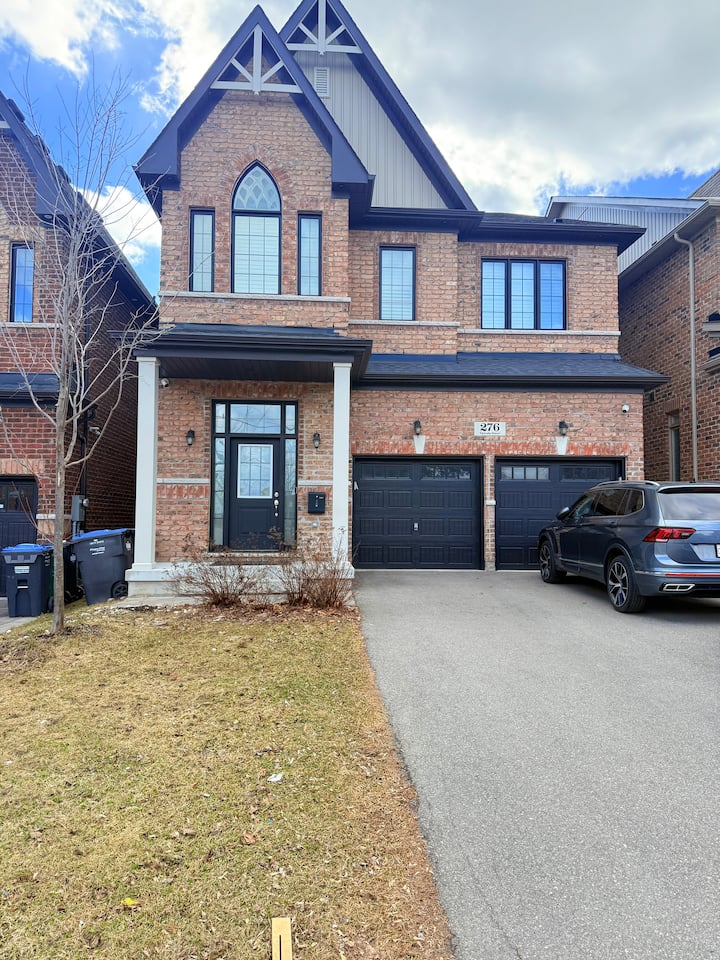Luxurious Detached Five-bedroom House, Mississauga - Mississauga
