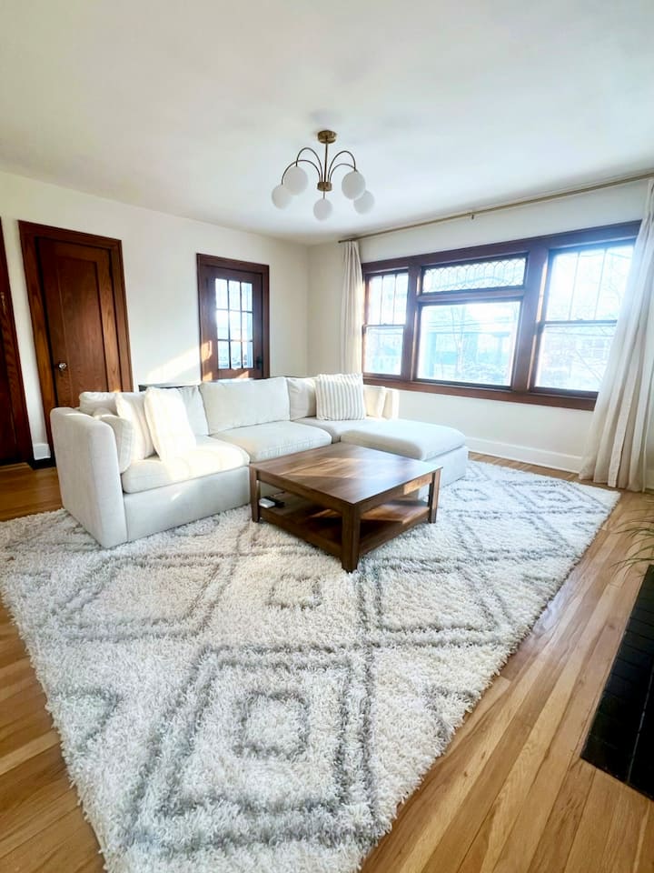 Spacious Designers Apartment - Binghamton, NY