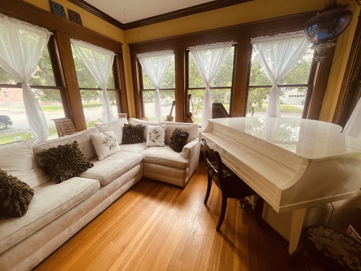 2br Elegant Craftsman Across From Um, Sleeps 4 - Missoula, MT