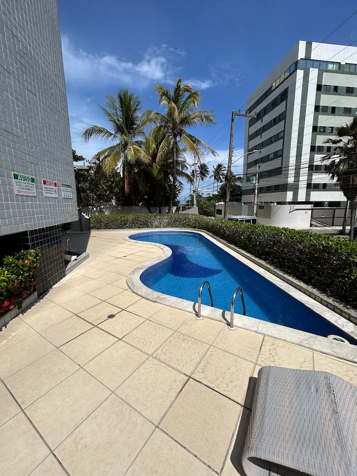 Quatro E Sala à 500m Da Praia. ÓTima Localização. - Maceió