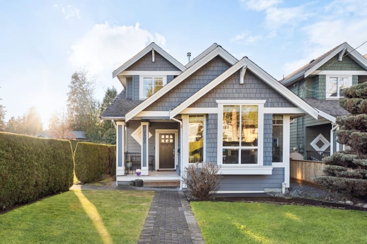 Spacious Home | North Vancouver - West Vancouver