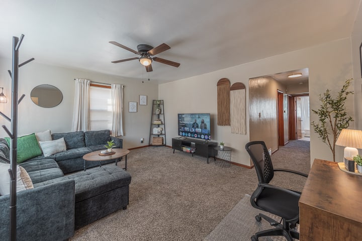 Modern Midtown - Duplex - Rockford