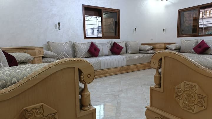 Appartement Est Loué  Aux Couples Mariés/familles - Azrú