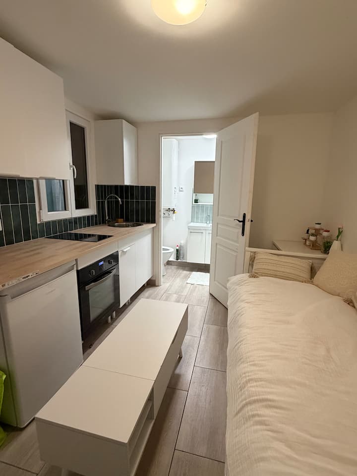 Petit Studio Indépendant Tout éQuipé - Bobigny
