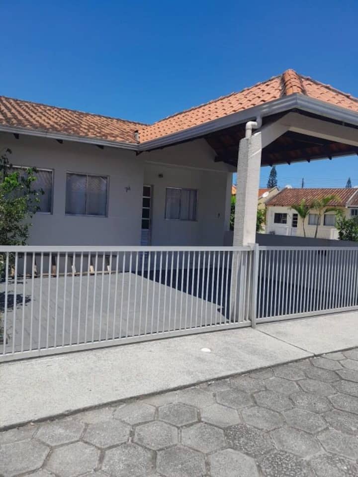 Casa Para Locação Em Matinhos - Matinhos
