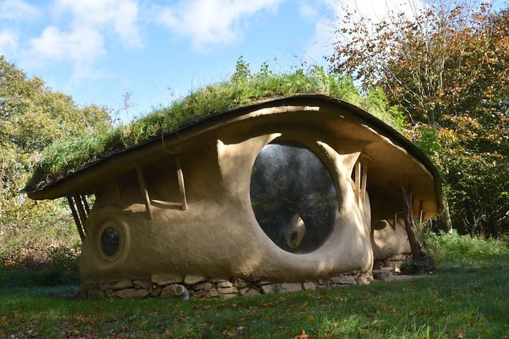 Maison En Terre Crue - à L'écart Du Monde - Creuse