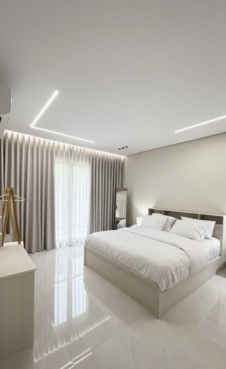 شقة فاخرة بدخول ذكي | قريبة من الحرم والقطار - 